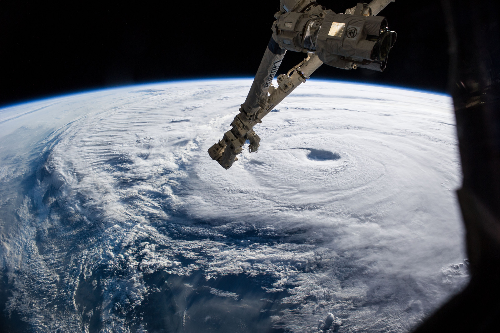 Wallpaper : Earth, water, atmosphere of earth, sky, planet, outer space ...