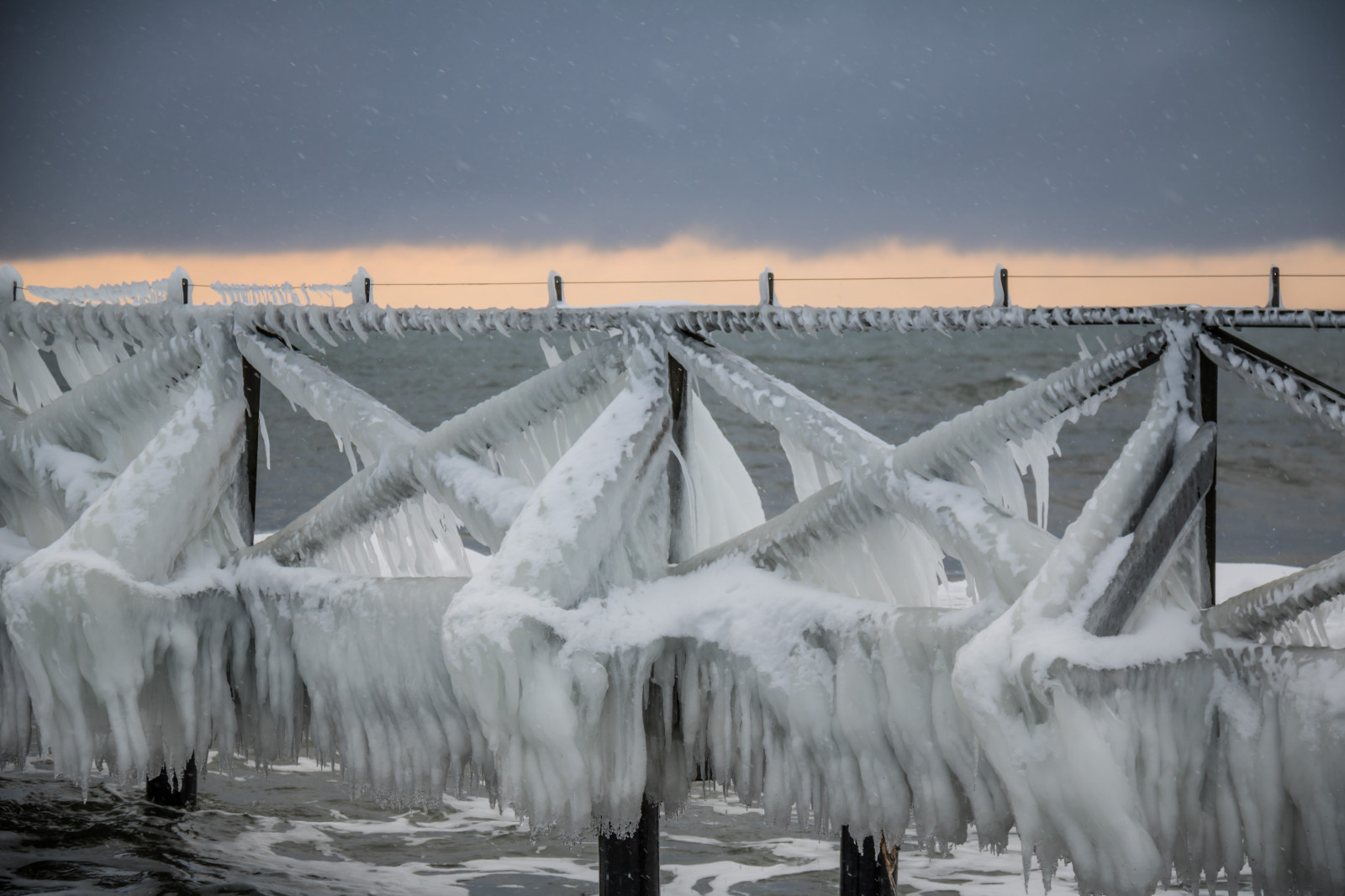 Wallpaper : sea, water, snow, winter, ice, frost, icicle, Freezing ...