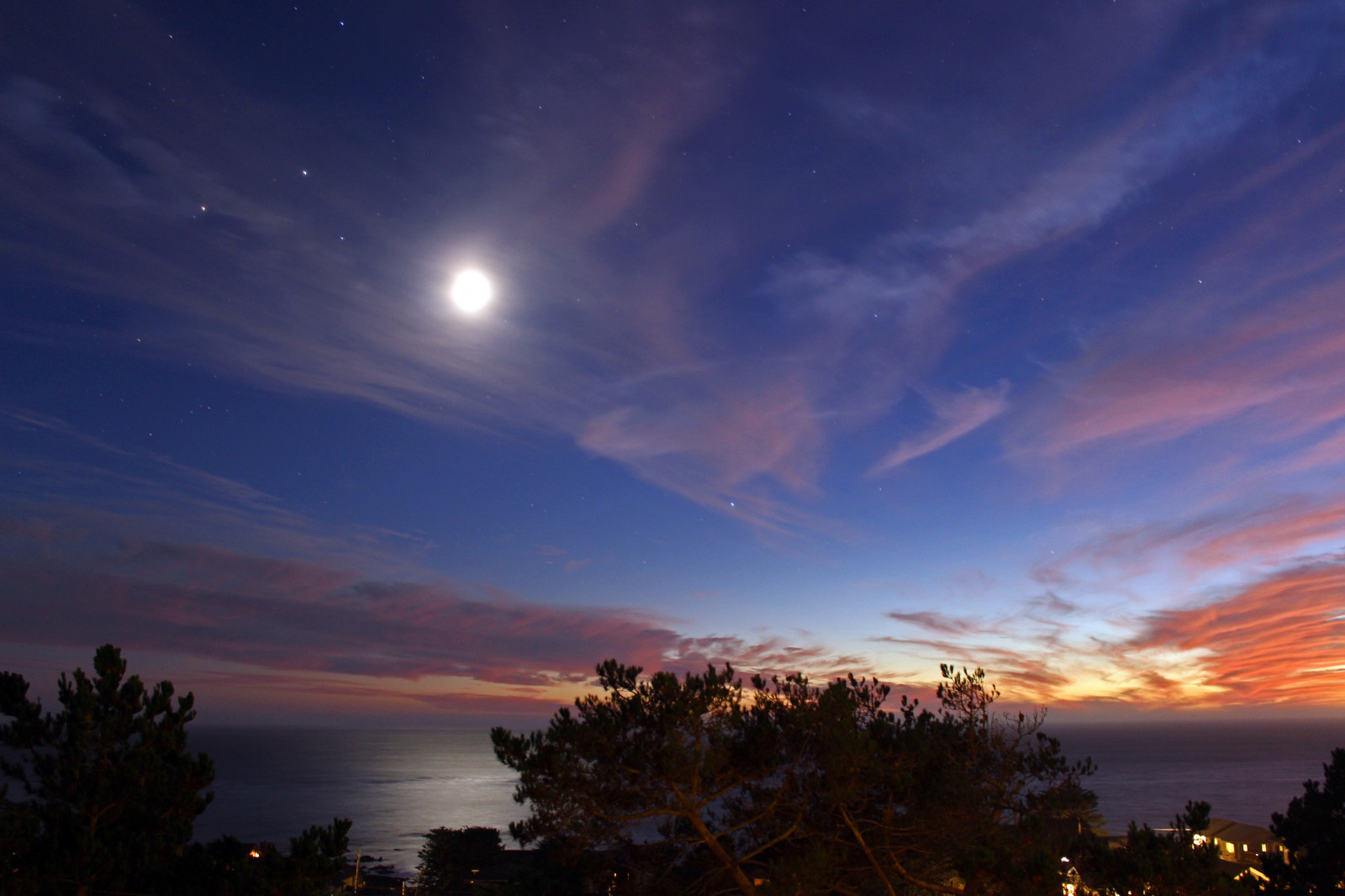 Wallpaper : Moon, seascape, stars, Twilight, lowlight, moonlightonwater ...