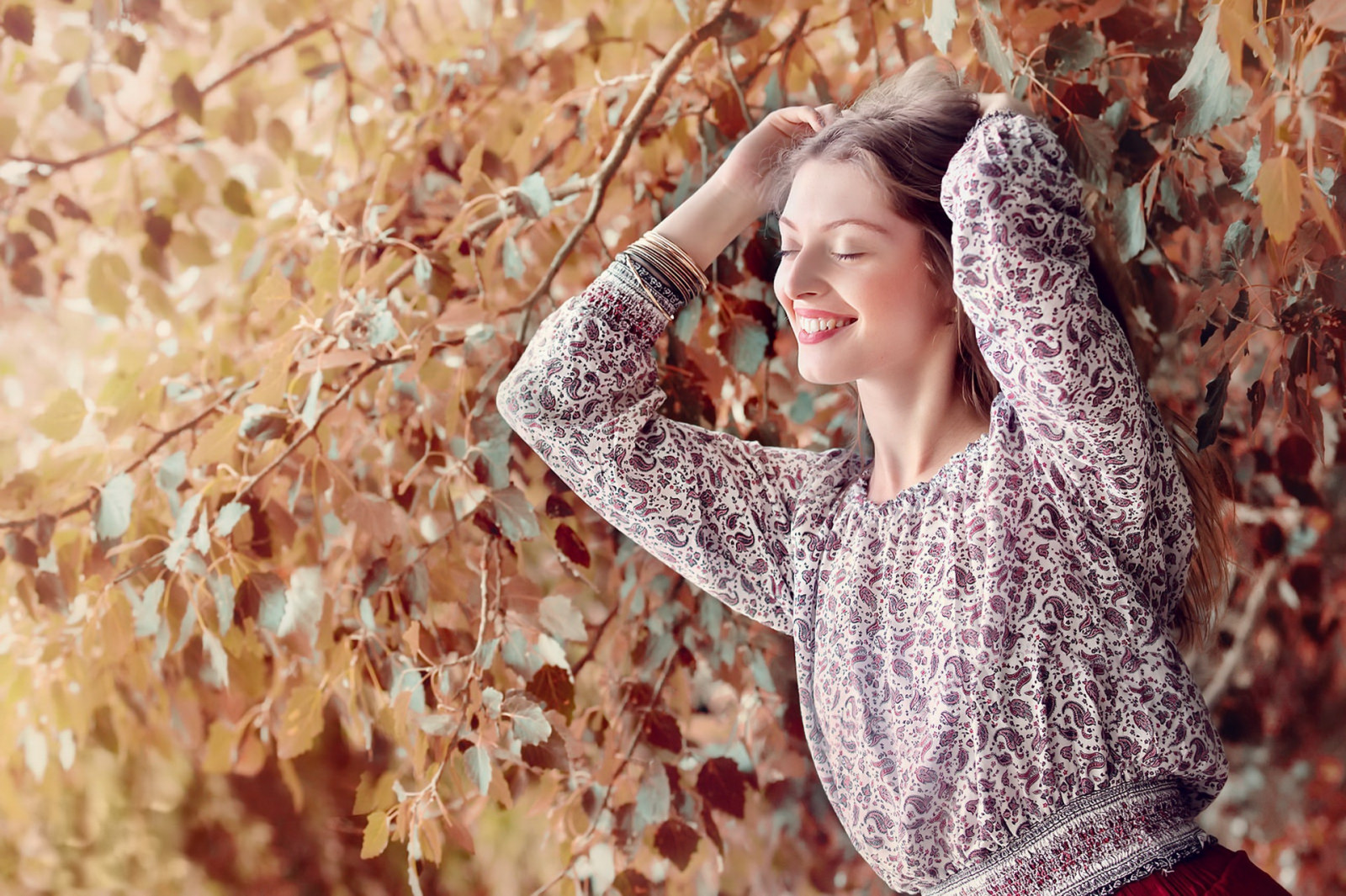 Wallpaper : smiling, women, model, portrait 1920x1279 - WallpaperManiac ...