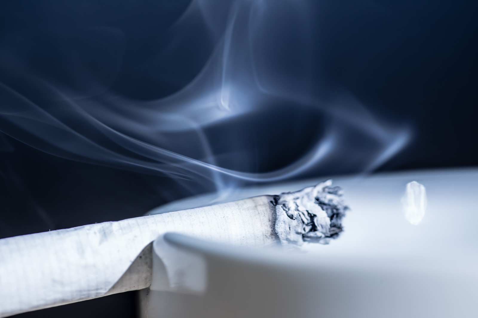 Wallpaper : air, merokok, biru, Sensasi, SENI, cahaya, rokok, fineart ...