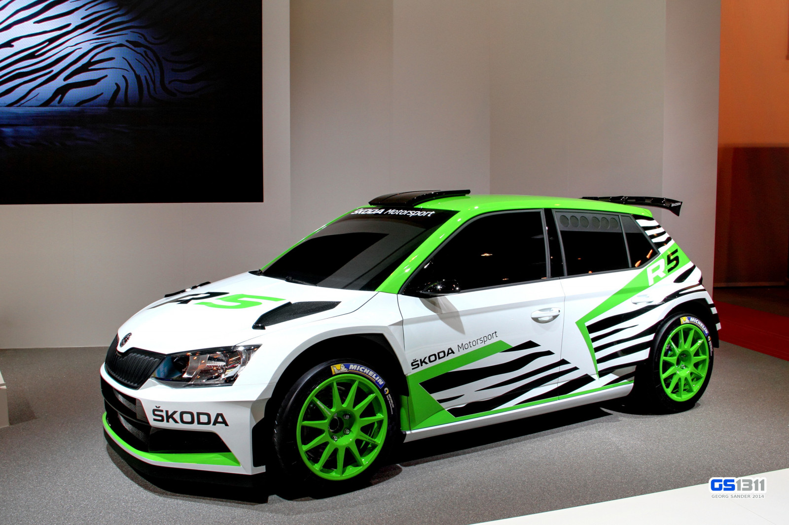 Obrázky na plochu : fotografie, auto, šou, tapeta, 6, cars, mobilné ...