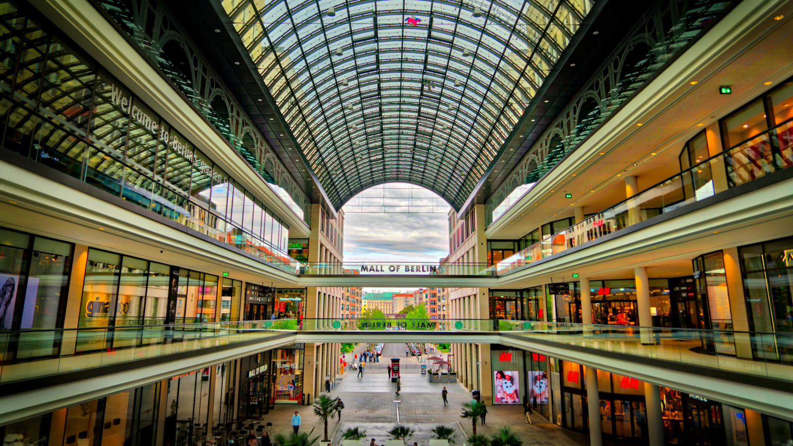 배경 화면 : 트레이 Ratcliff, 사진술, 독일, 베를린 7680x4320 - billfinger - 2147961 ...