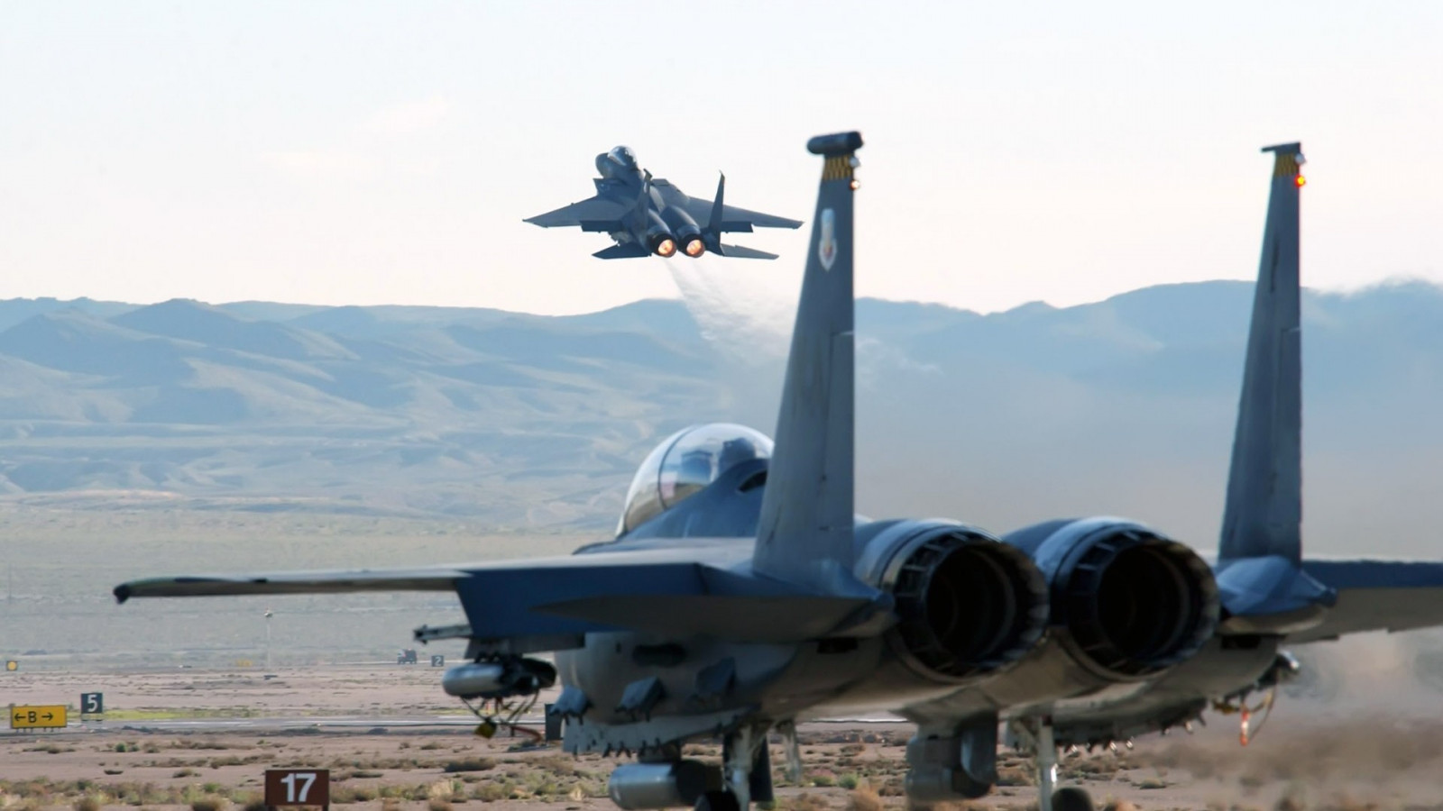 Tapety : nebe, vozidlo, letadlo, válečný, vojenská letadla, Suchoj Su ...