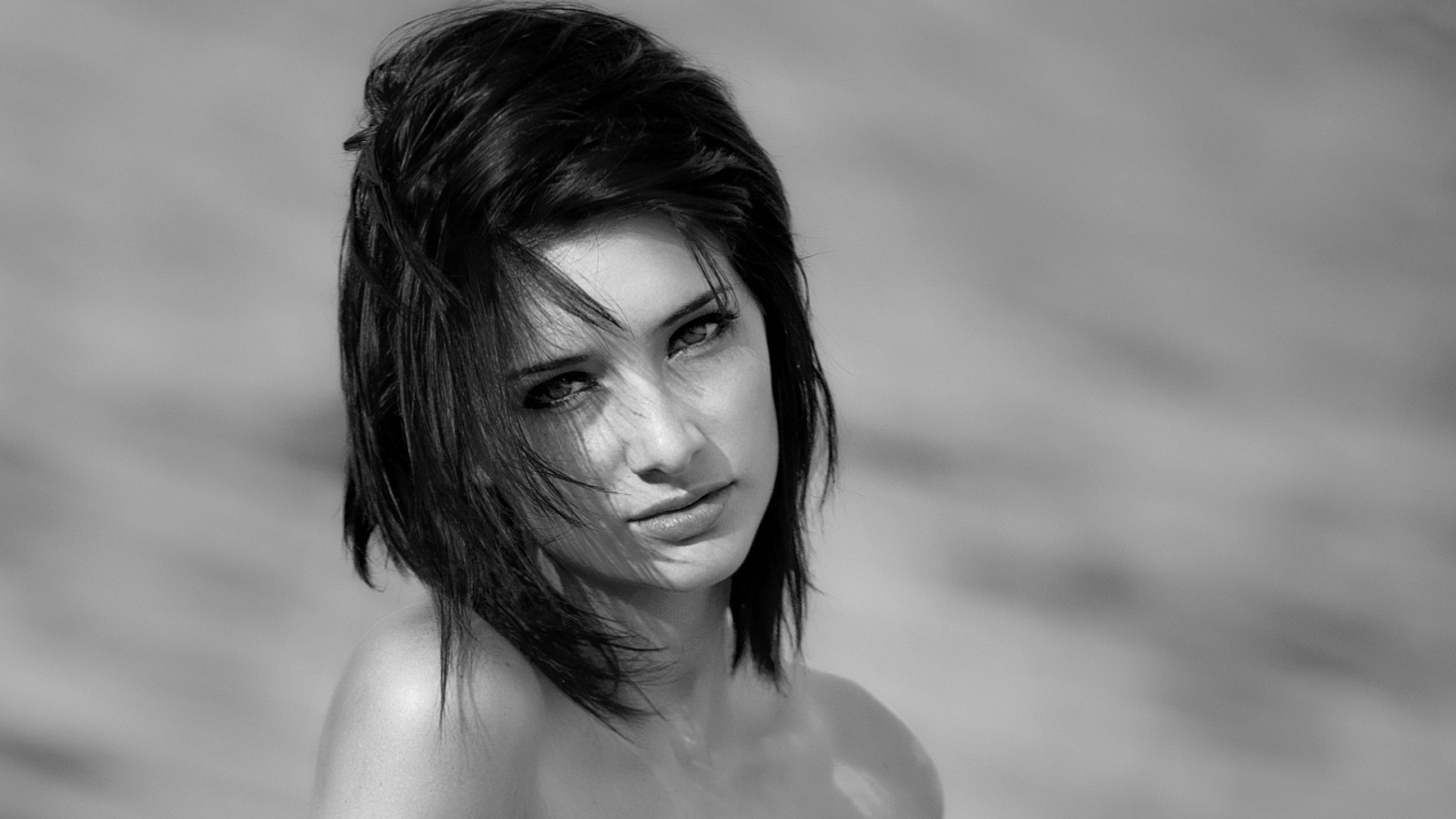 Papel De Parede Cara Monocromático Modelo Cabelo Longo Fotografia