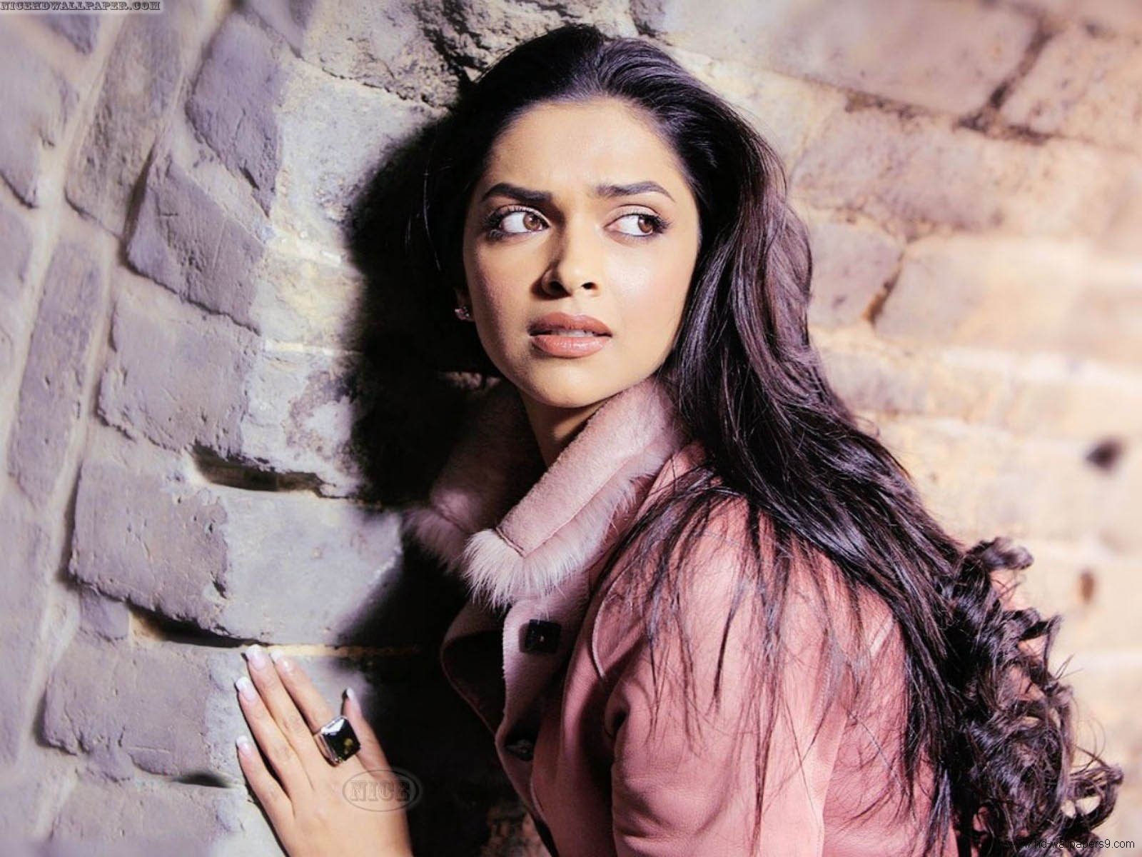 Wallpaper : 160, 1600x1200 px, actress, babe, Bollywood, deepika, film ...