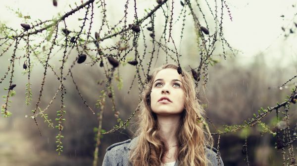 Wallpaper Sunlight Forest Women Outdoors Nature Barefoot Grass