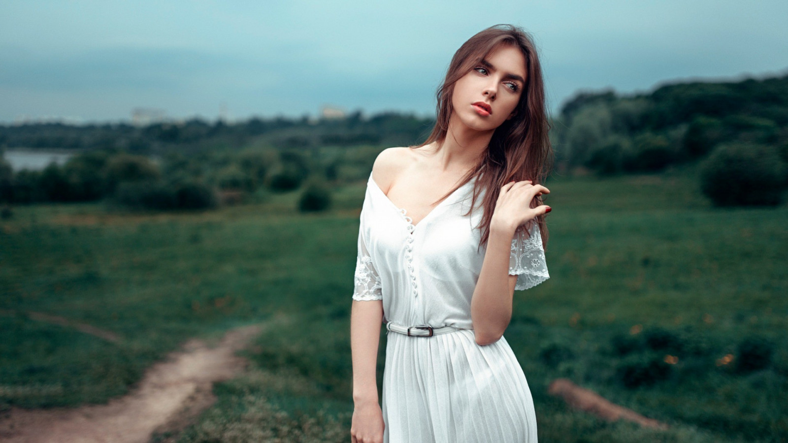 Masaüstü Güneş ışığı Kadınlar Açık Havada Model Portre Uzun Saç