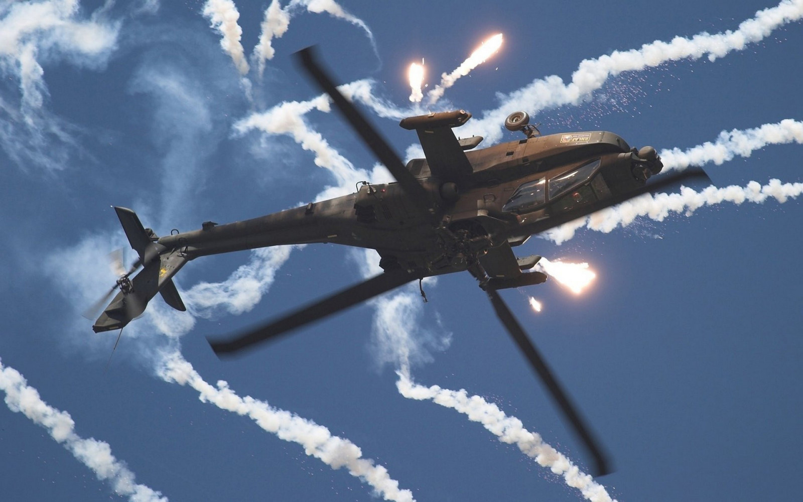 Wallpaper : vehicle, airplane, military aircraft, flares, helicopters ...