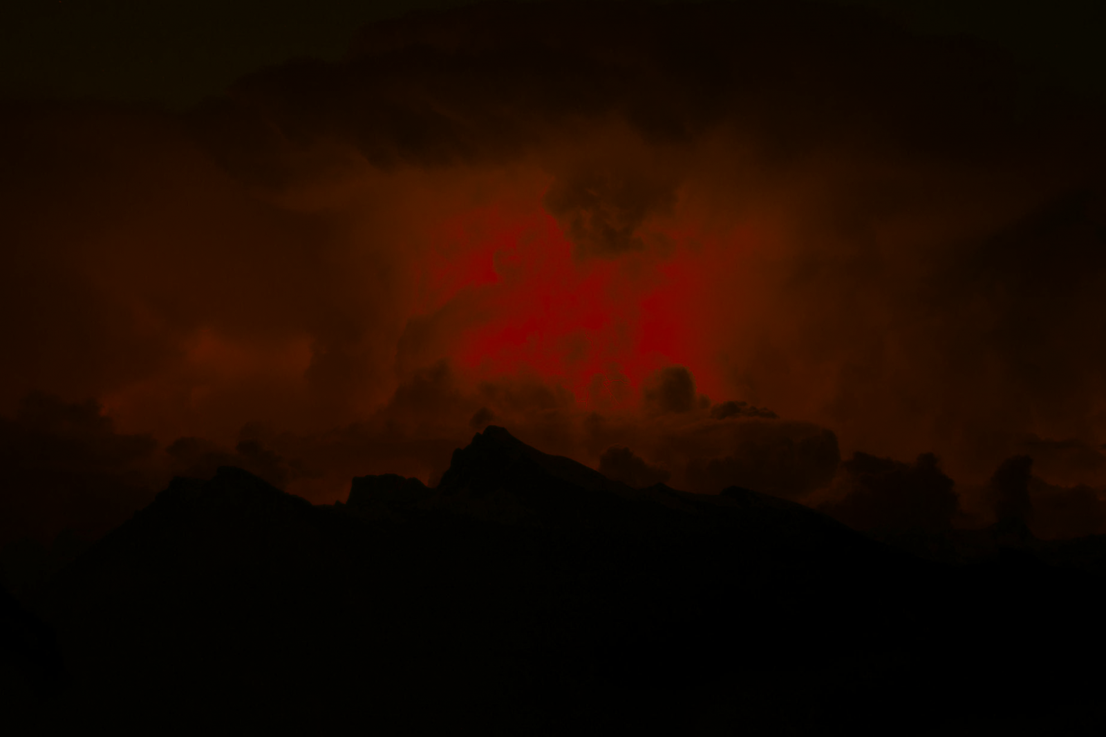 Wallpaper : lightning, storm, red 3691x2461 - Lunadelmar - 1698801 - HD ...