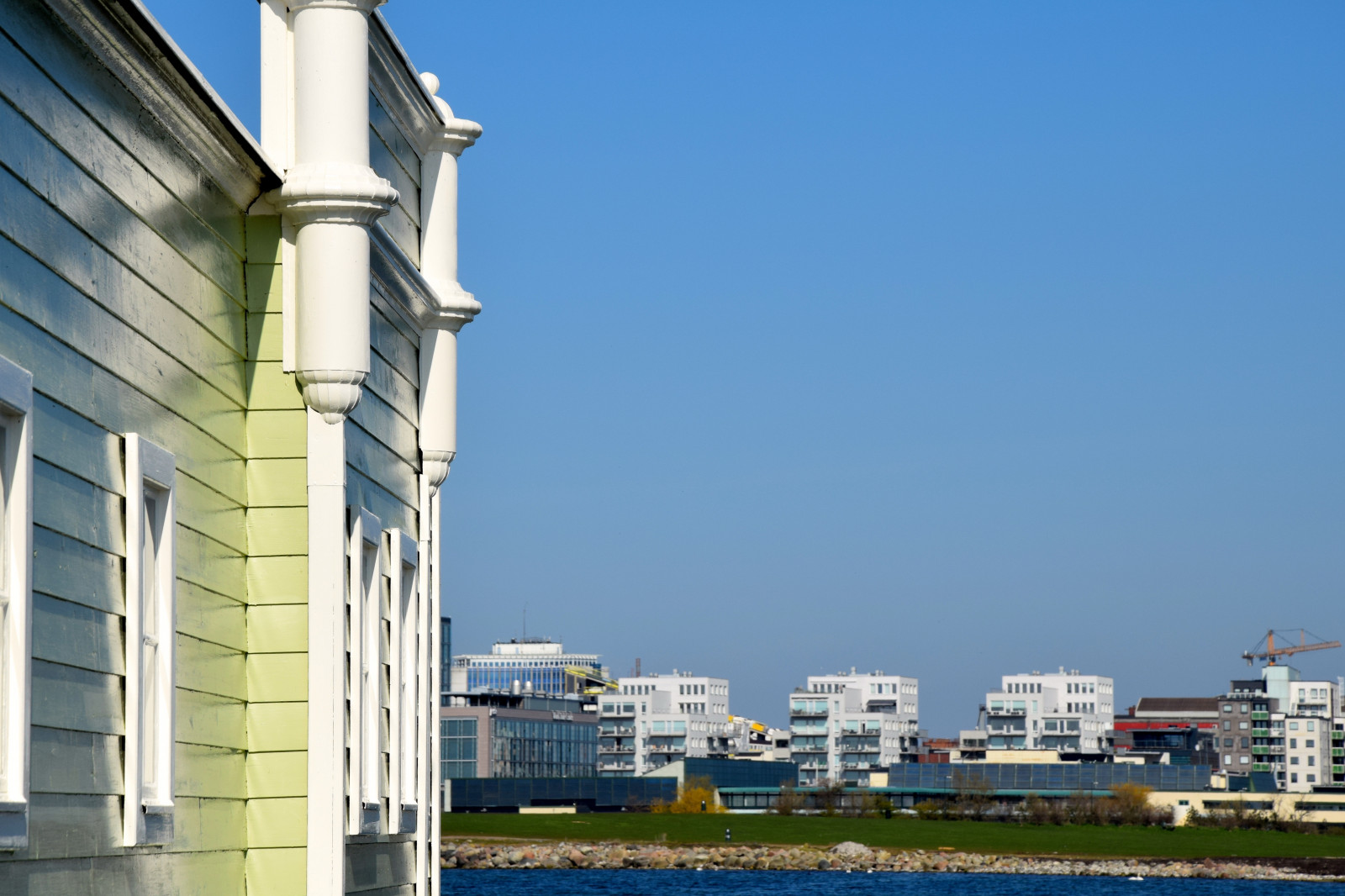 Wallpaper : sea, city, cityscape, water, sky, beach, skyscraper, spring ...