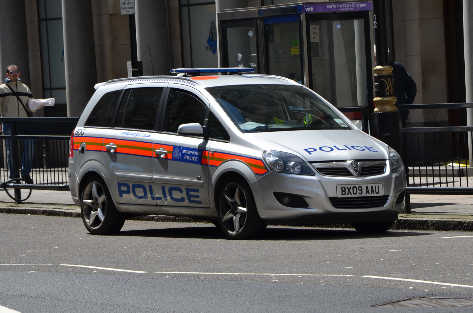 Bakrunner : politiet, bil, kjøretøy, transportere, kjøring, Vauxhall ...