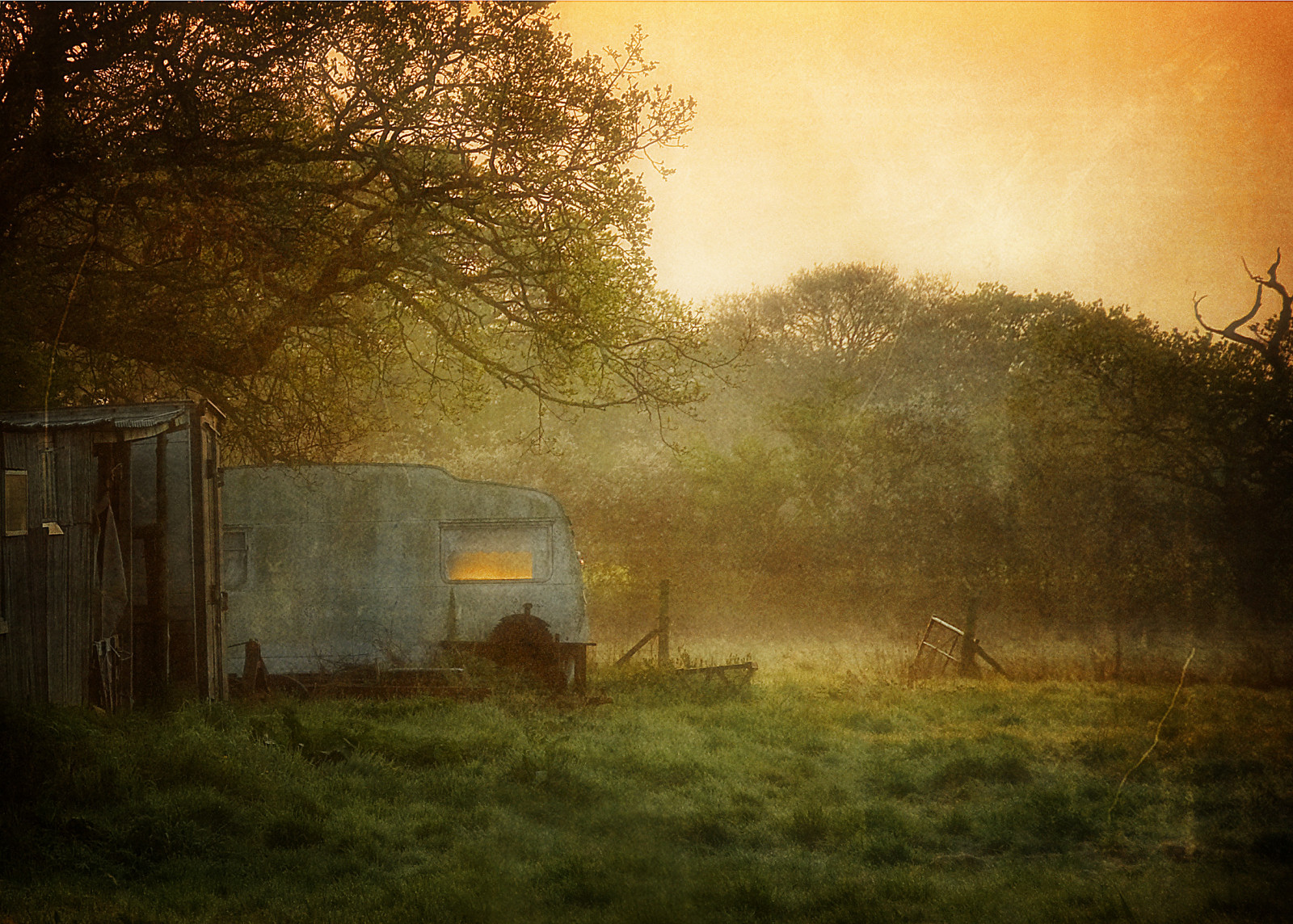 Wallpaper : life, morning, Sun, mist, texture, field, caravan, rise ...