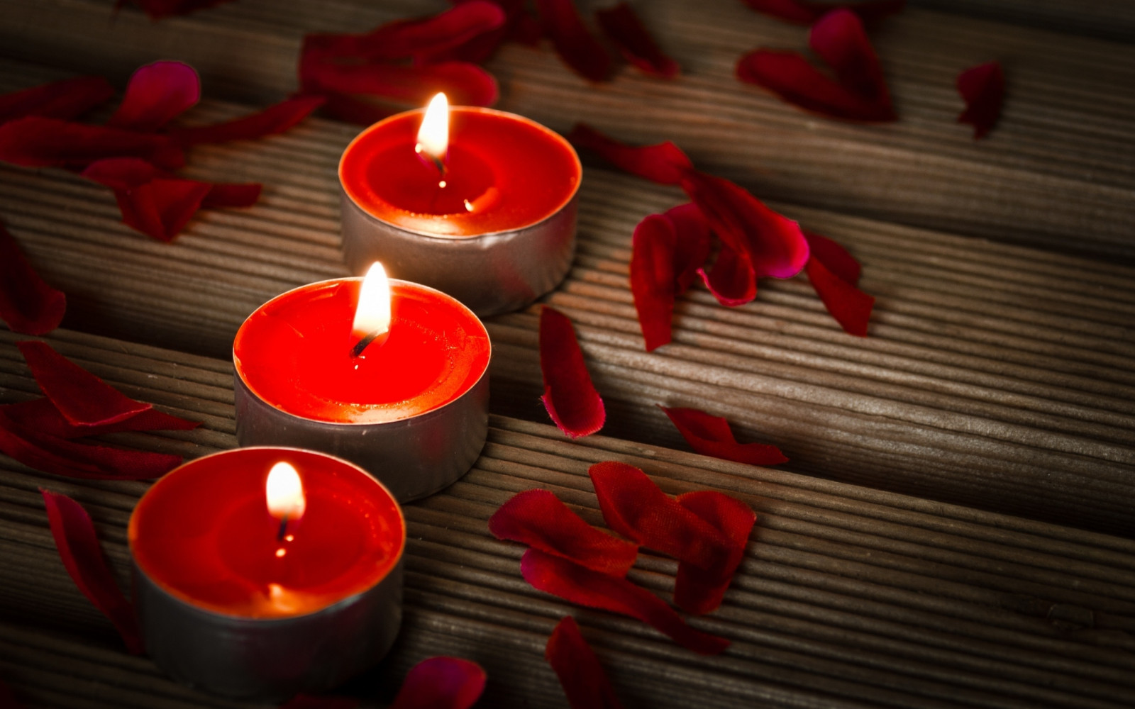 Wallpaper : lilin, kelopak, permukaan, cahaya 2560x1600 - wallpaperUp ...