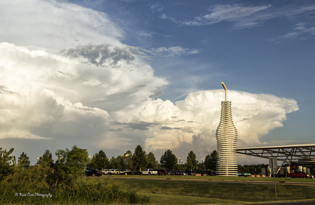 Wallpaper : cloud, sky, landmark, daytime, tower, atmosphere of earth ...