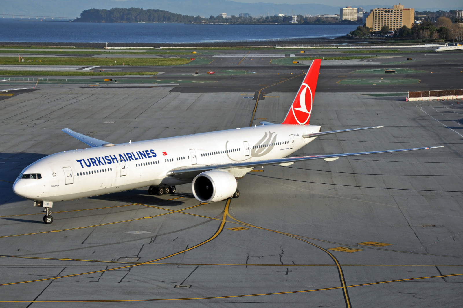 Wallpaper : vehicle, airplane, taxi, Boeing 777, California, Turkish ...