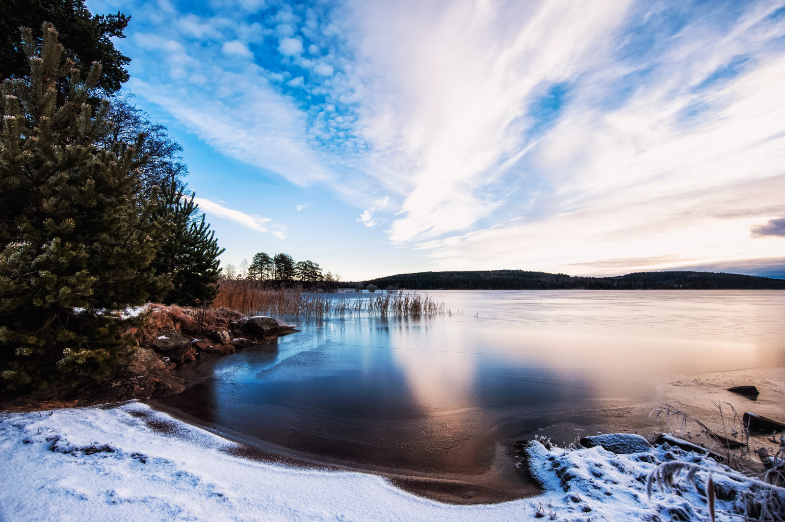 Wallpaper : morning, trees, winter, light, sea, sky, Sun, lake, snow ...