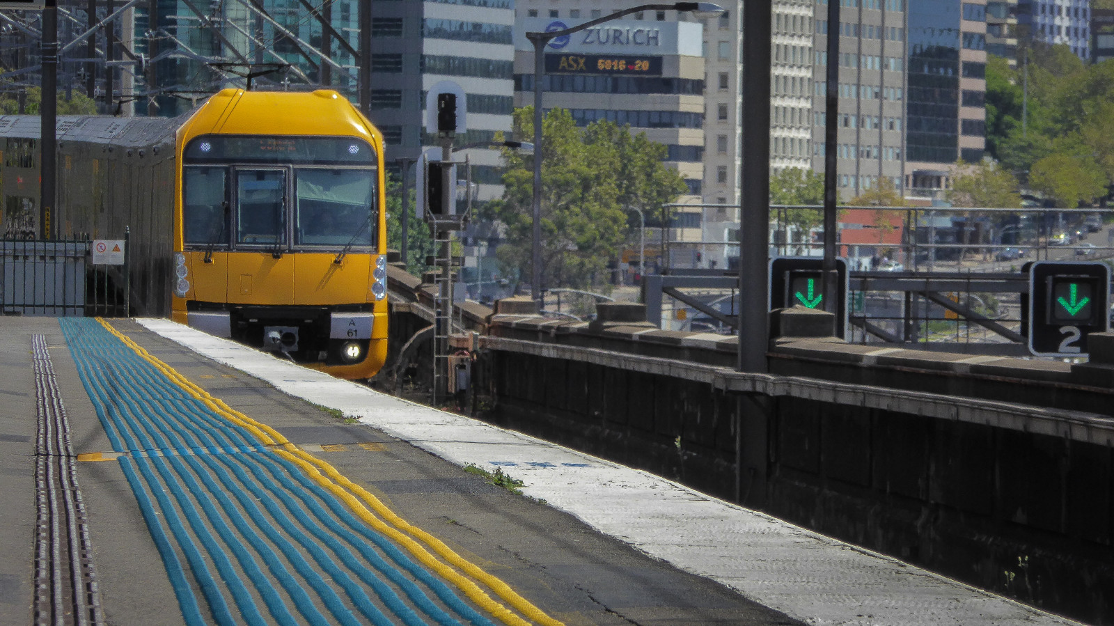 Wallpaper : city, blue, white, building, green, lines, yellow, train ...