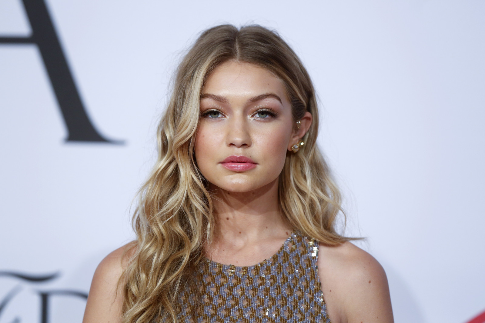 Wallpaper : face, model, long hair, dress, Gigi Hadid, fashion, spring ...