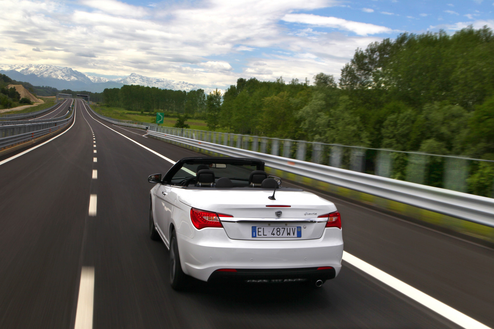 Wallpaper : 2013, driving, Sedan, netcarshow, netcar, car images, car ...