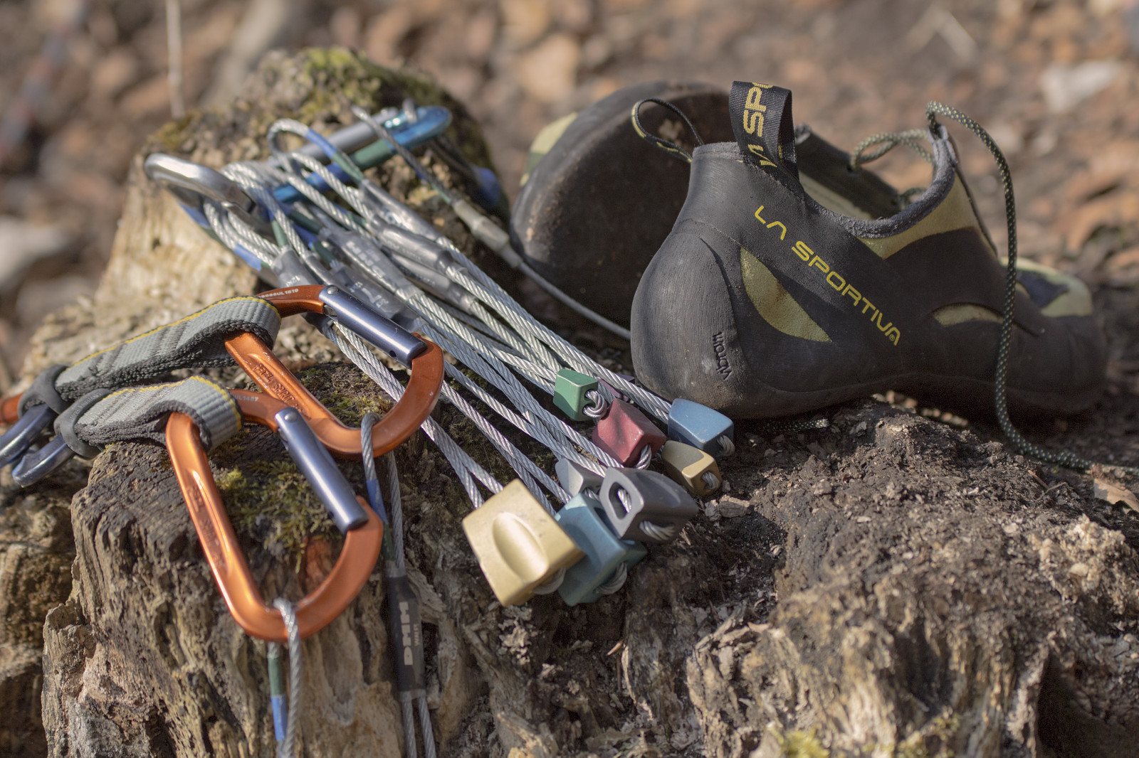 Wallpaper : vehicle, shoes, rocks, gear, rope, cliffs, adventure, david ...