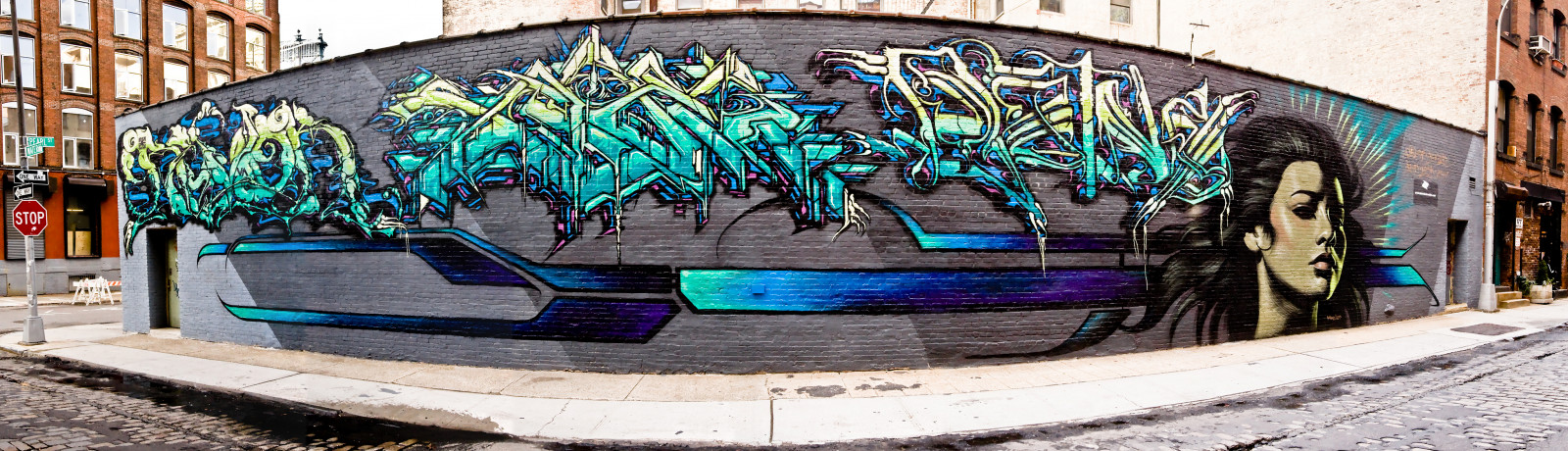 Saber Graffiti Wallpaper