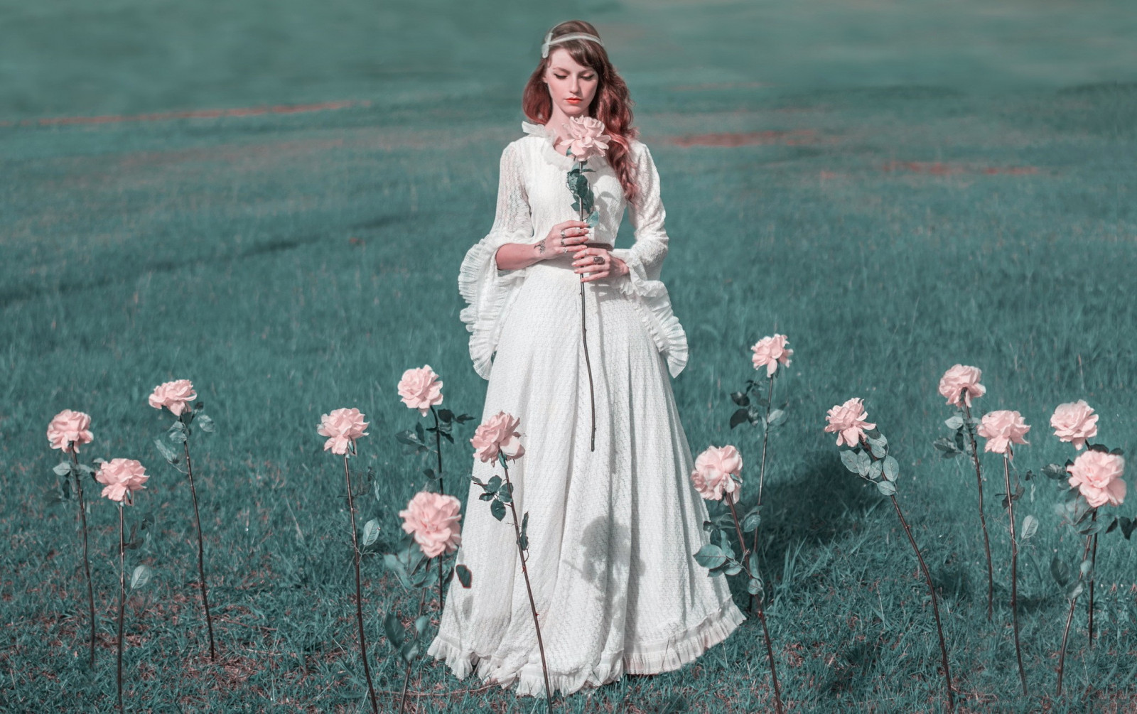 Wallpaper : wanita di luar ruangan, model, bunga-bunga, fotografi, gaun ...