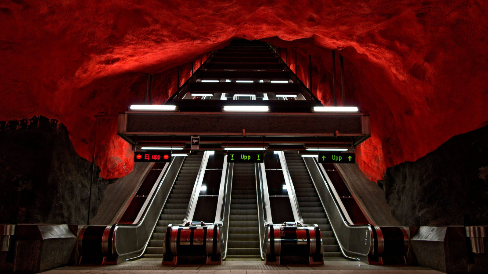 Bakgrundsbilder : natt, röd, tågstation, grotta, rulltrappa, Stockholm ...