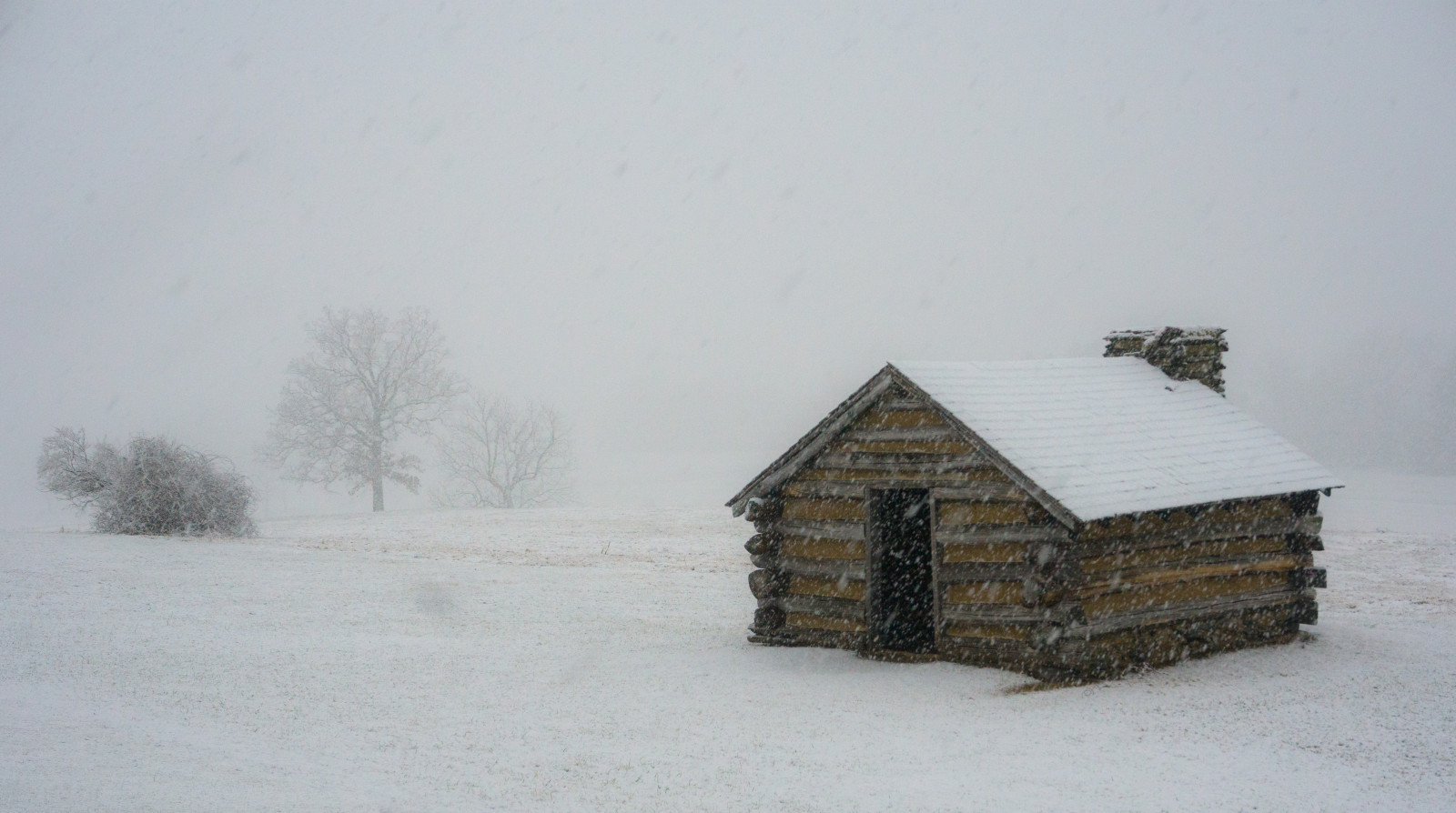 Beautiful Log Homes In Snow