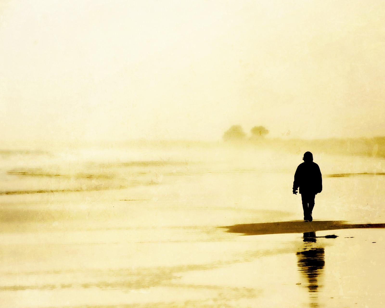 Wallpaper : ocean, shadow, sea, woman, reflection, beach, home, girl ...