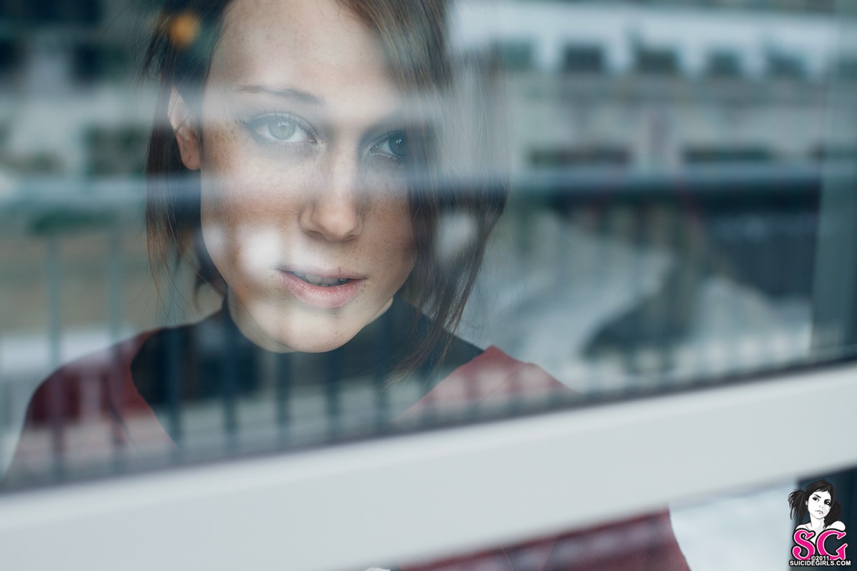 วอลเปเปอร์ : ใบหน้า, โมเดล, แนวตั้ง, หน้าต่าง, แว่นตา, pornstar, Suicide Girls, คน, Charlotte ...