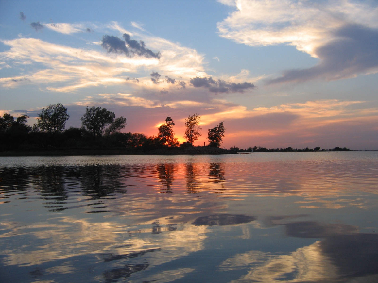 Obrázky na plochu : krajina, západ slnka, more, jazero, voda, príroda ...