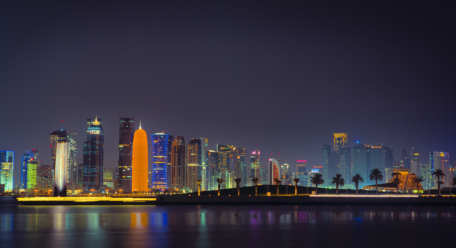 Tapety : město, panoráma města, noc, architektura, voda, městský ...
