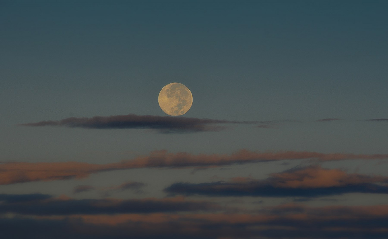 Wallpaper : sunlight, sunset, sea, reflection, sky, clouds, sunrise ...